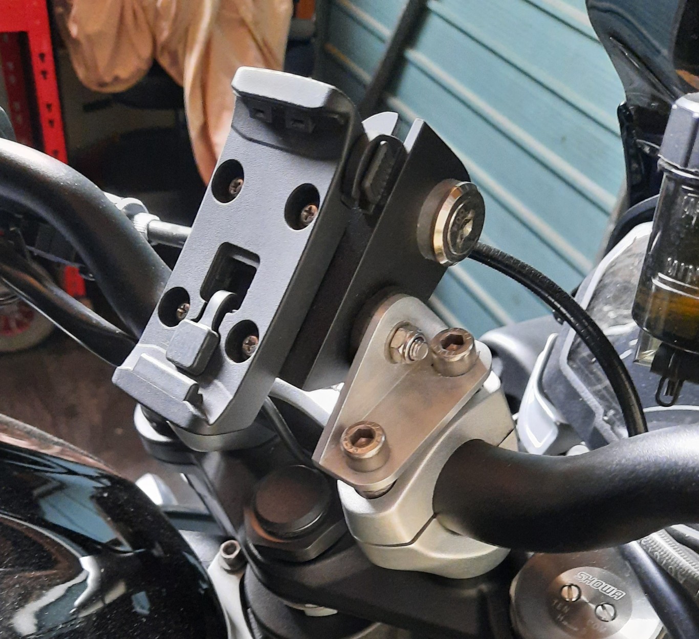 which GPS - Accessories and Products - Street Triple