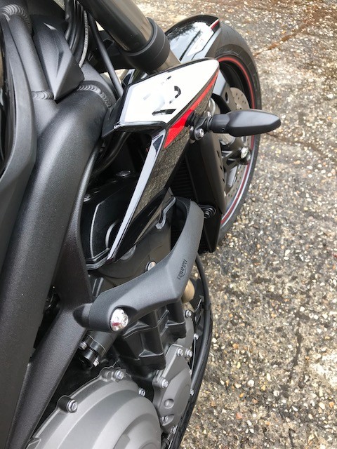765 frame sliders... nice... - Accessories and Products - Street Triple